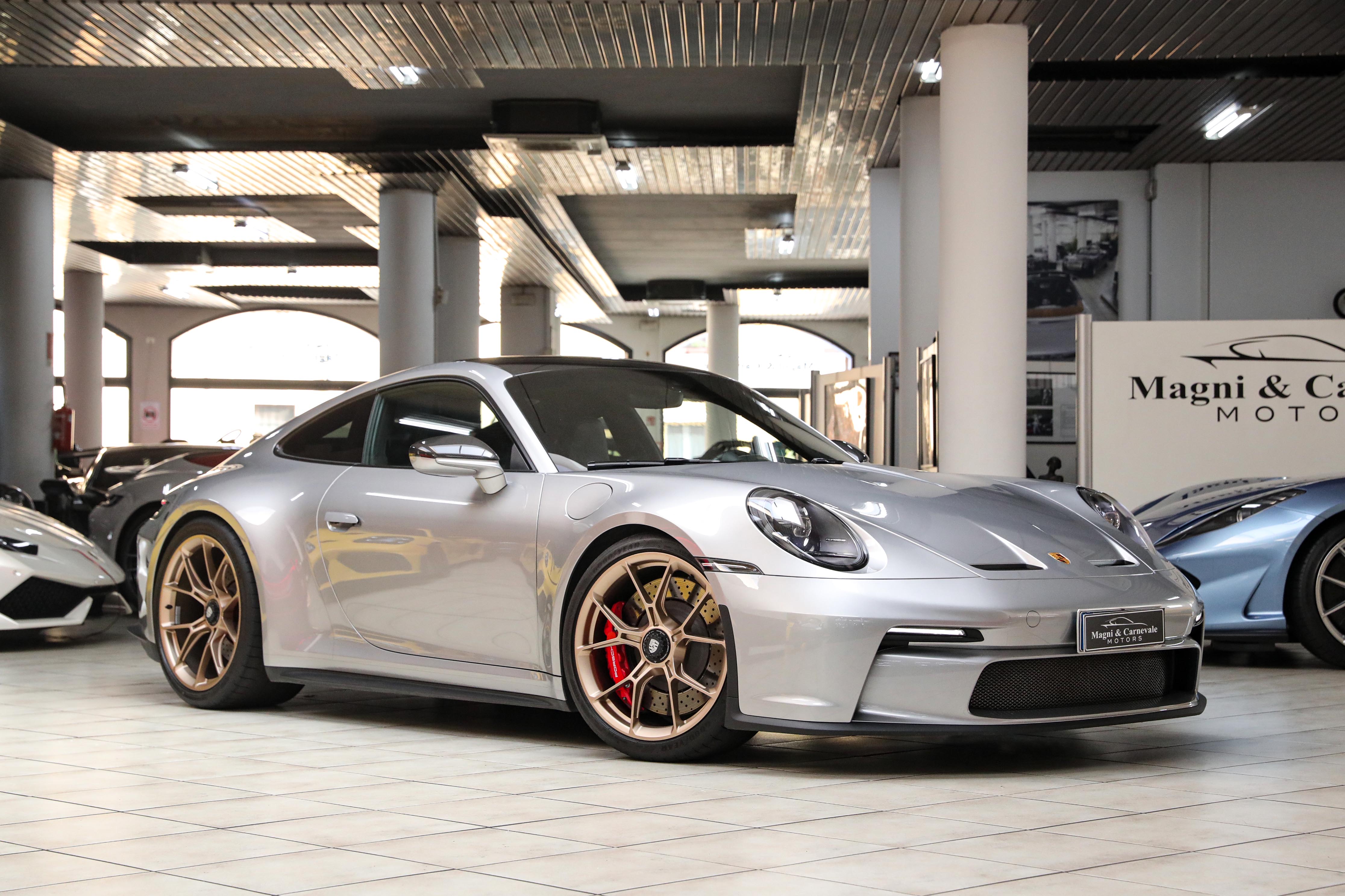 Porsche 992 GT3 Touring - Magni & Carnevale Motors